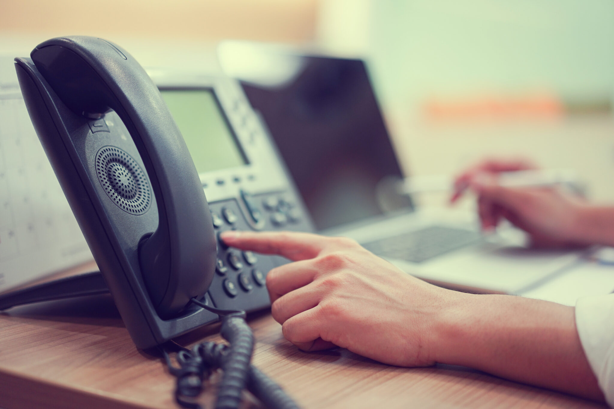 5 signs you need a new business phone system