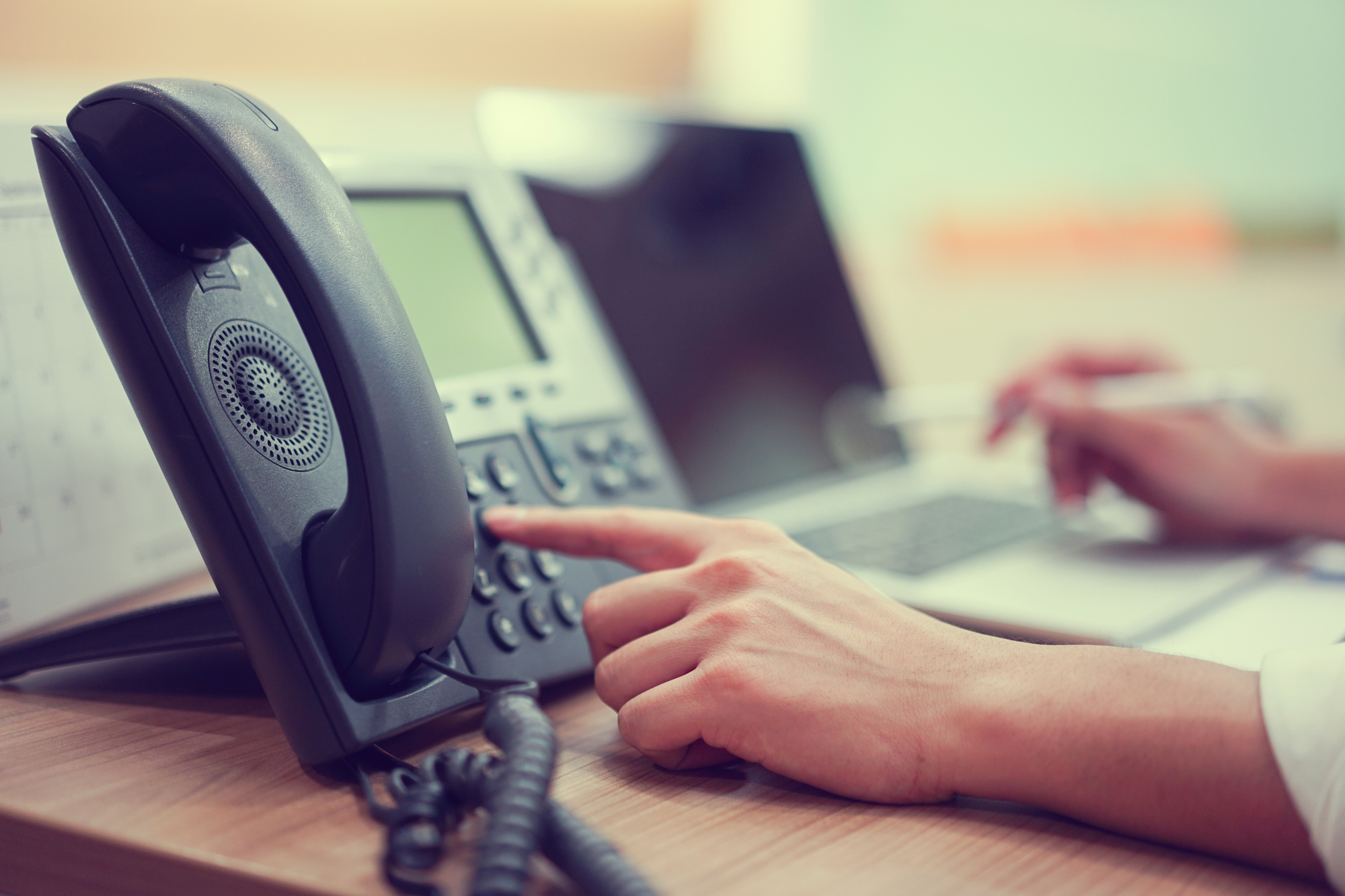 5 signs you need a new business phone system